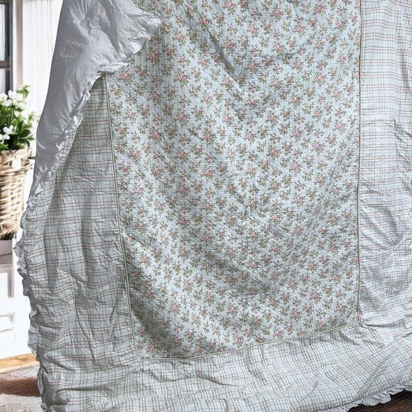 Laura Ashley | Bedding | Laura Ashley Floral Eyelet Cottage Farmhouse ...